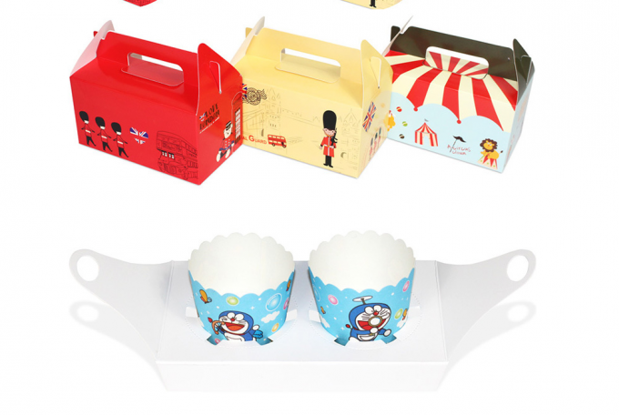 Classic Style Individual Cake Boxes , Window Cake Boxes With Handle